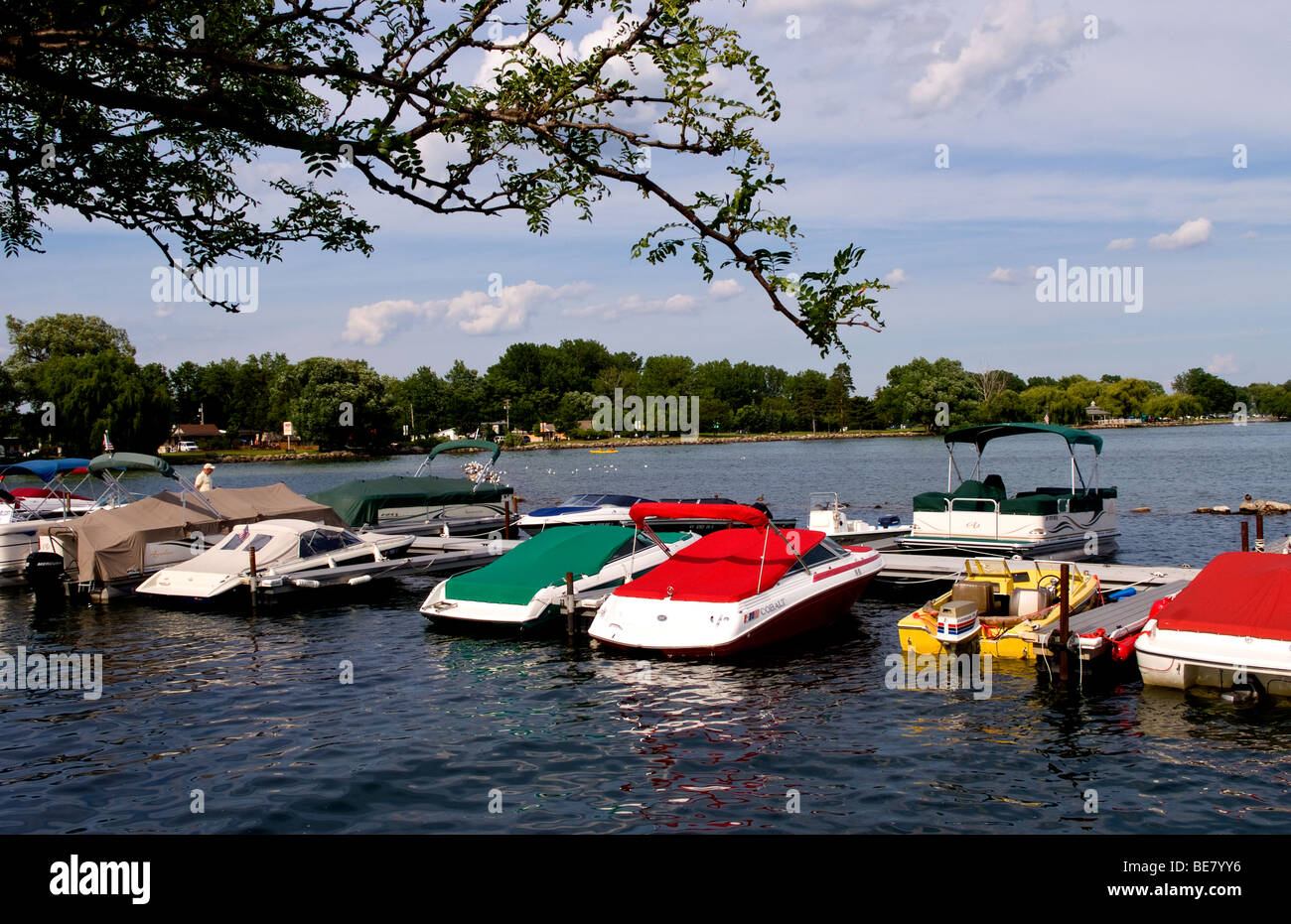 Finger pier hi-res stock photography and images - Alamy