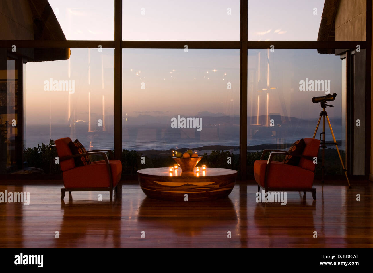 Sky lobby hi-res stock photography and images - Alamy