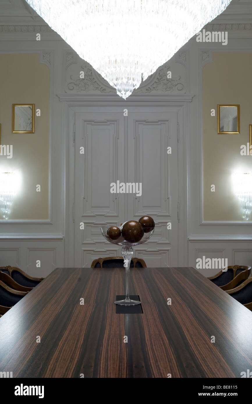 Hotel the ring hi-res stock photography and images - Alamy