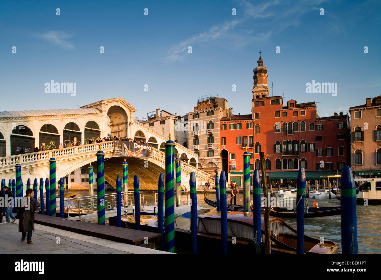 Rialto bridge view hi-res stock photography and images - Alamy