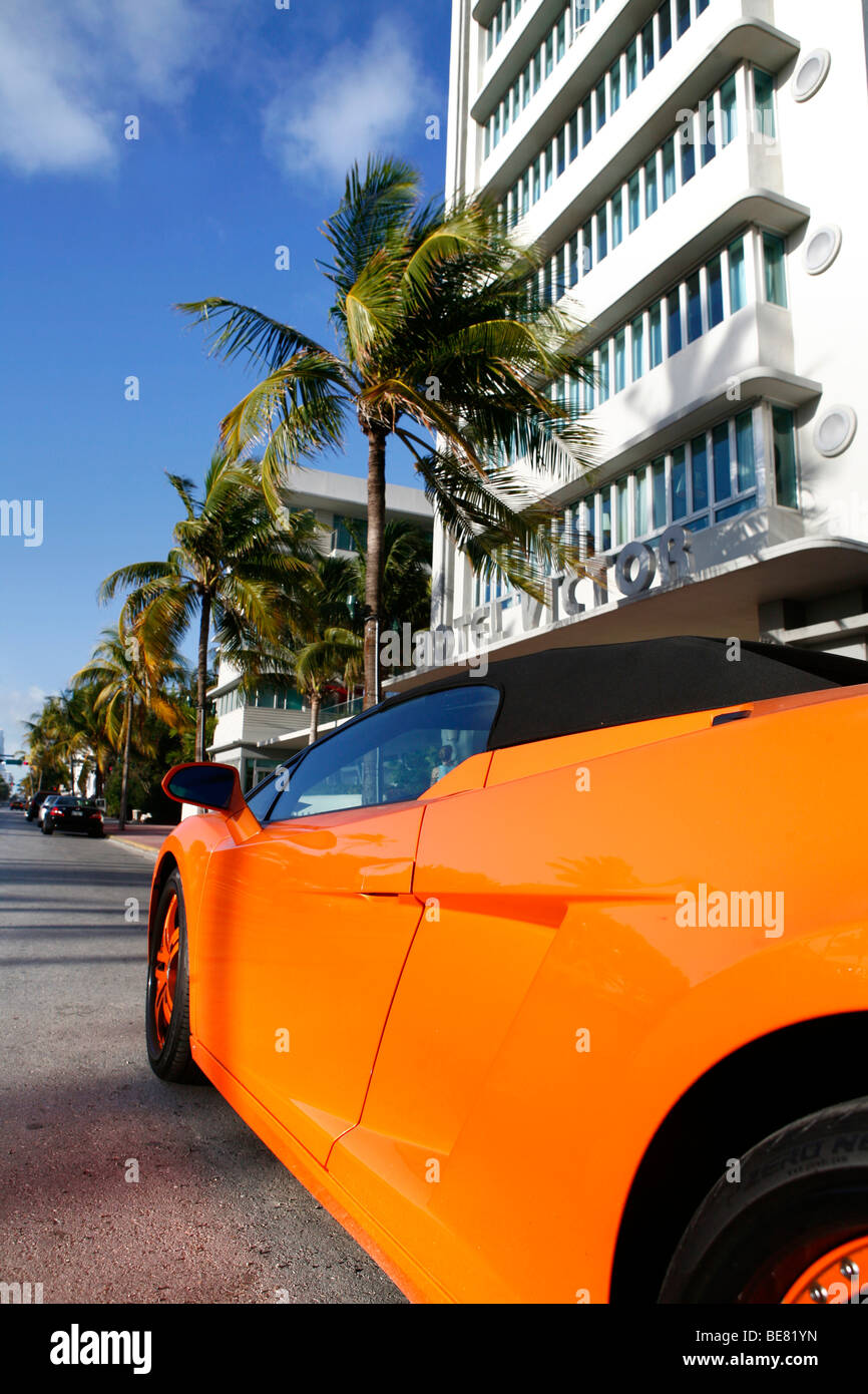 Lamborghini in front of building hi-res stock photography and images ...