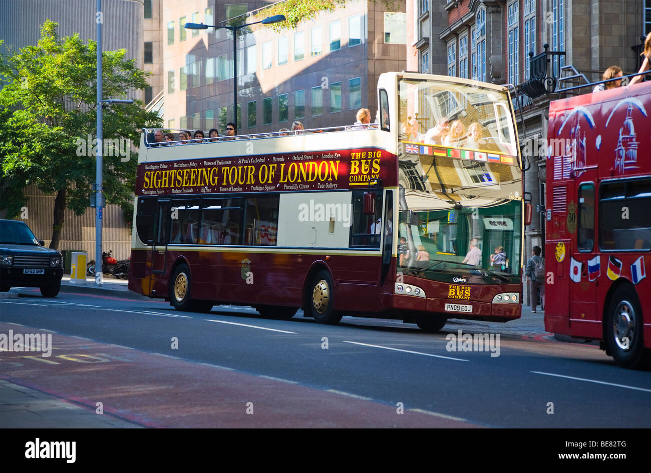 Double decker tour bus london hi-res stock photography and images - Alamy