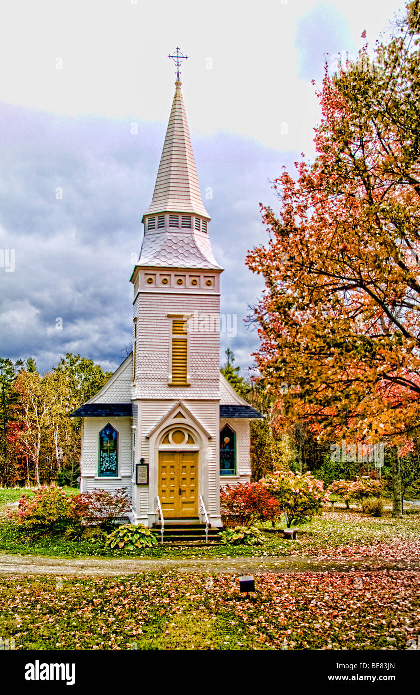 Beautiful white church in fall foliage color of St Matthews Episcopal ...