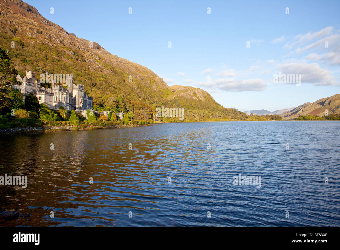 Kylemore Abbey on the banks of Lough Kylemore Stock Photo - Alamy