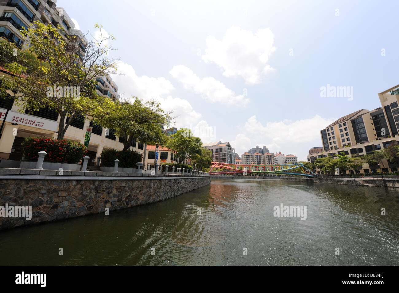 looking towards Alkaff Bridge, Singapore River, Singapore Stock Photo ...