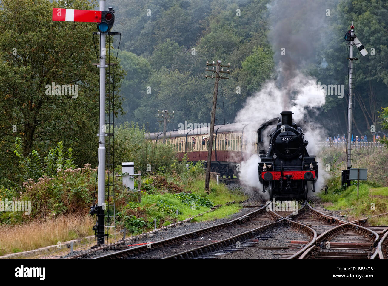 Steam locomotive approaching Highley Station on the Severn Valley ...