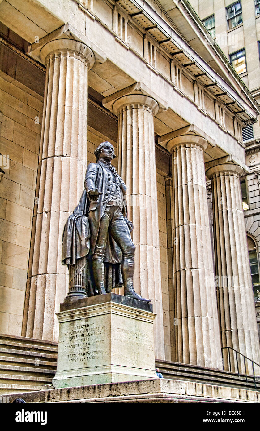Front of famous George Washington statue at Federal Hall in New York ...