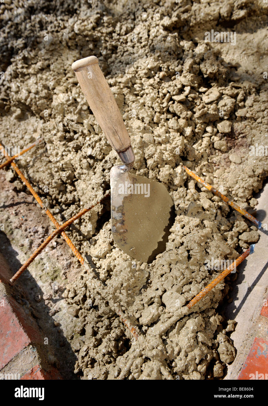 Trowelling hi-res stock photography and images - Alamy