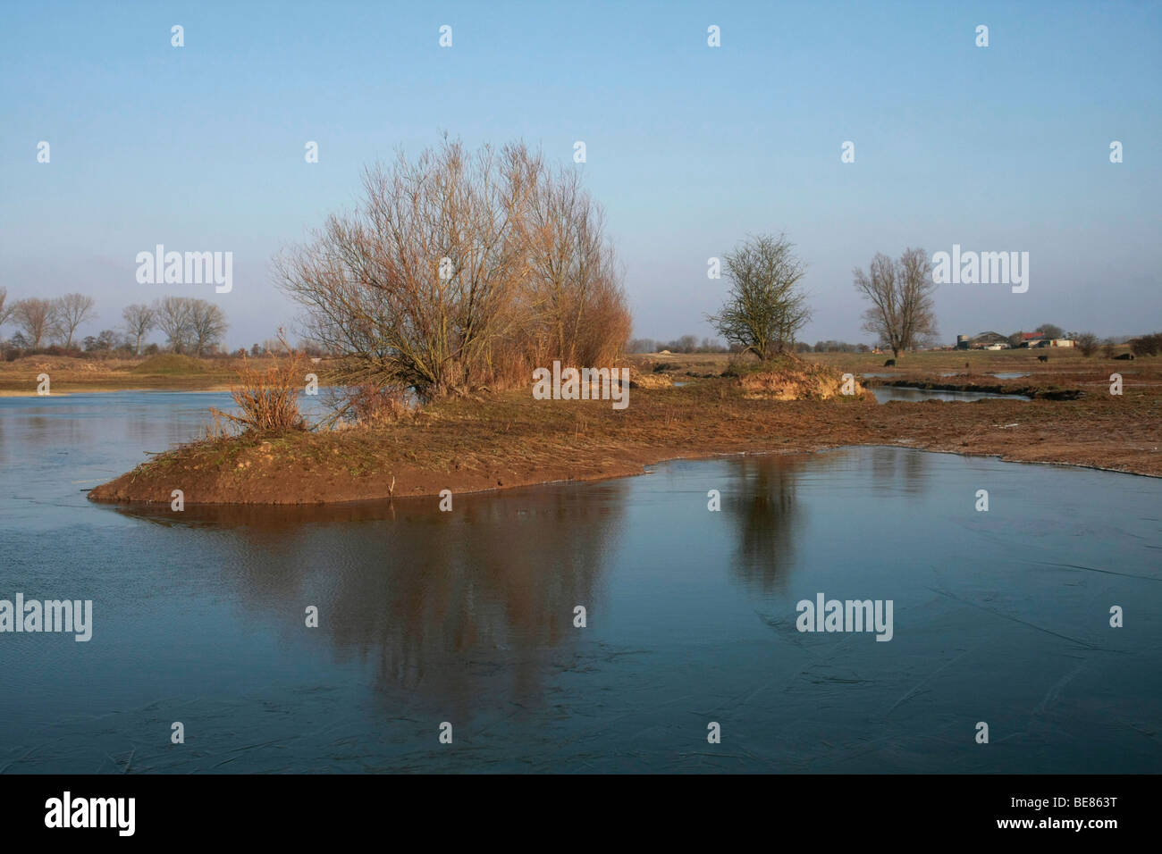 Overgestroomd land hi-res stock photography and images - Alamy