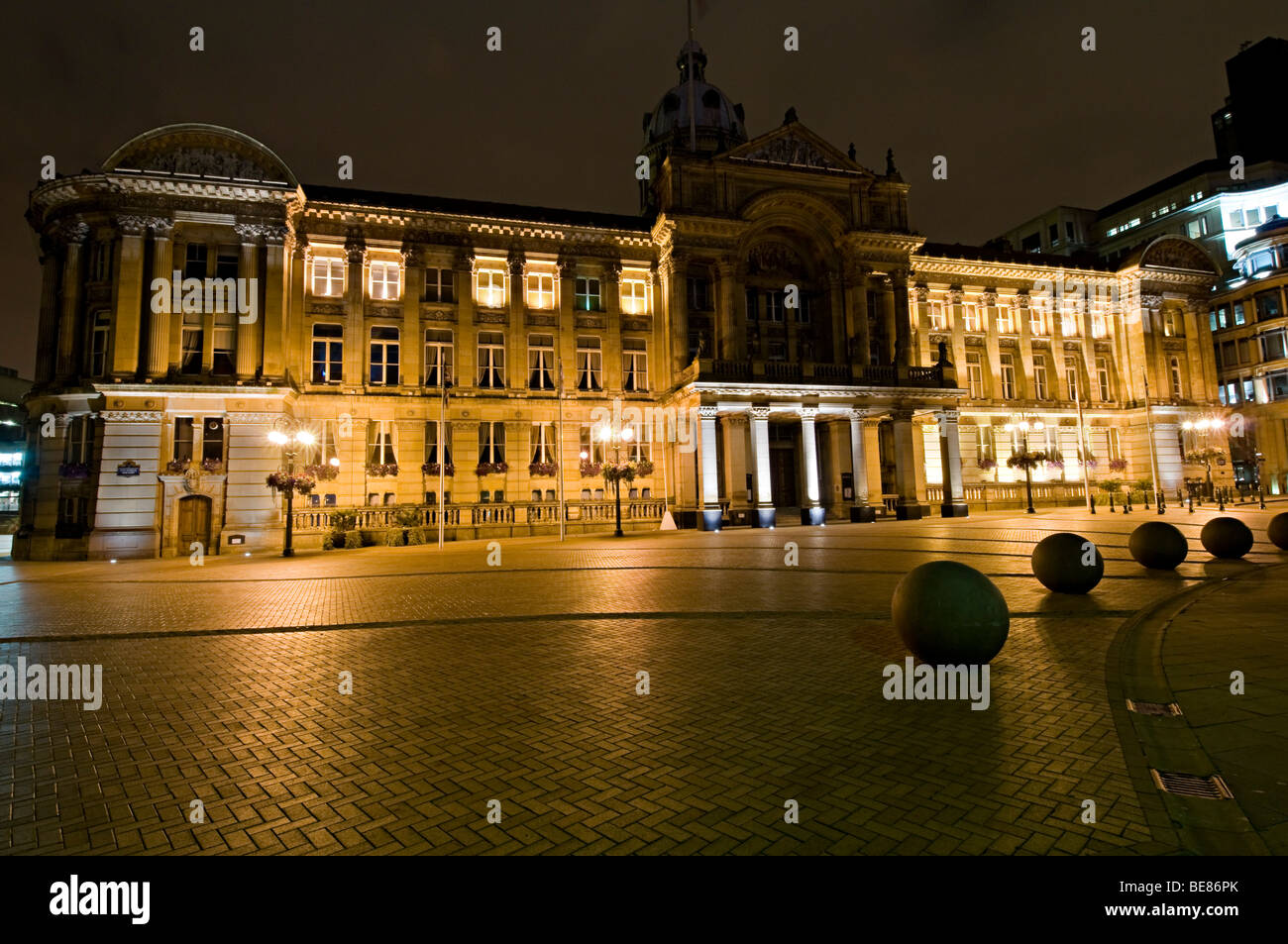 Birmingham town hall and night hi-res stock photography and images - Alamy