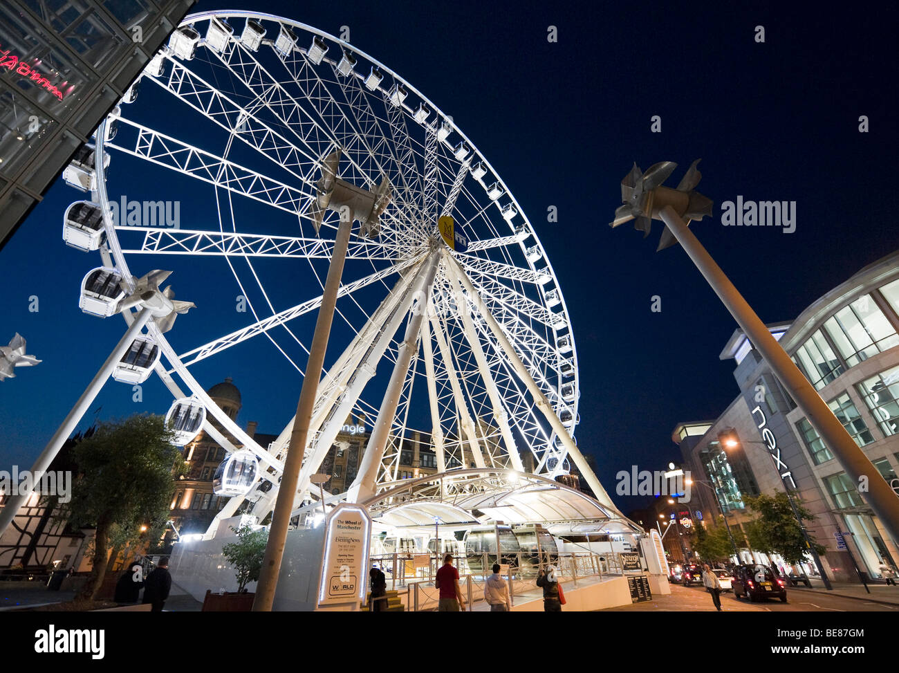 The Manchester Wheel in Exchange Square at night, Manchester, England ...