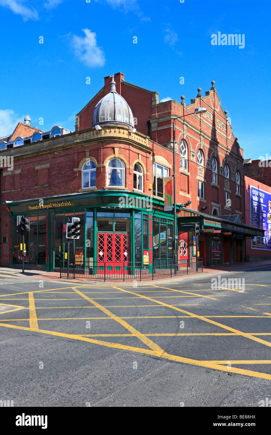 Royal theatre and opera house hi-res stock photography and images - Alamy