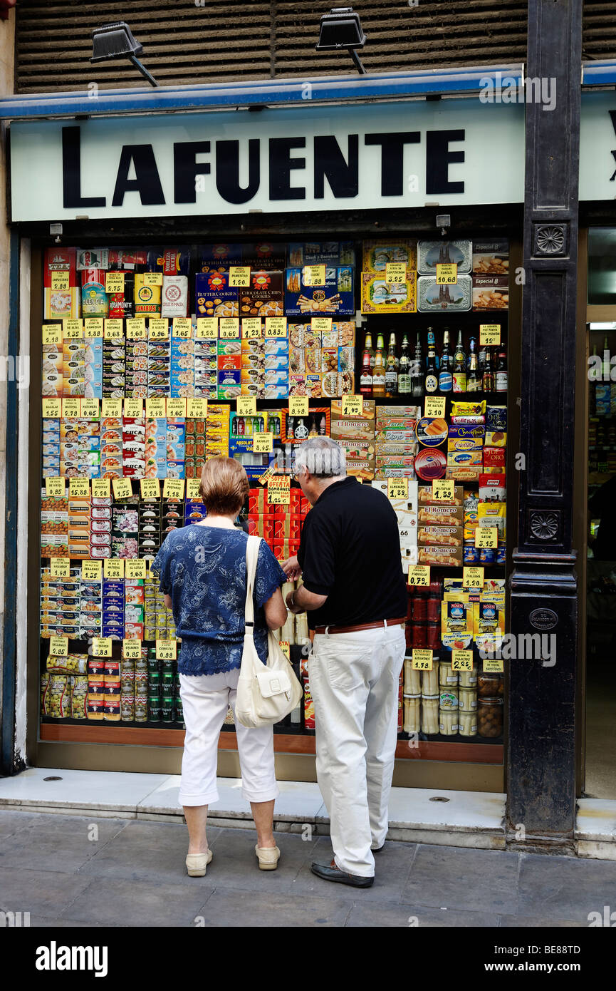 Old fashioned corner shop hi-res stock photography and images - Alamy