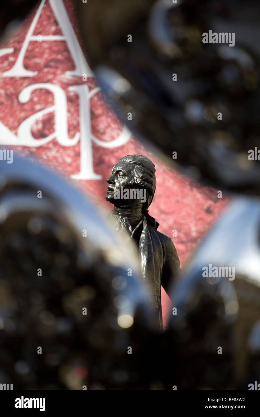 Statue of Sir Joshua Reynolds and Anish Kapoors Sculpture at the Royal ...