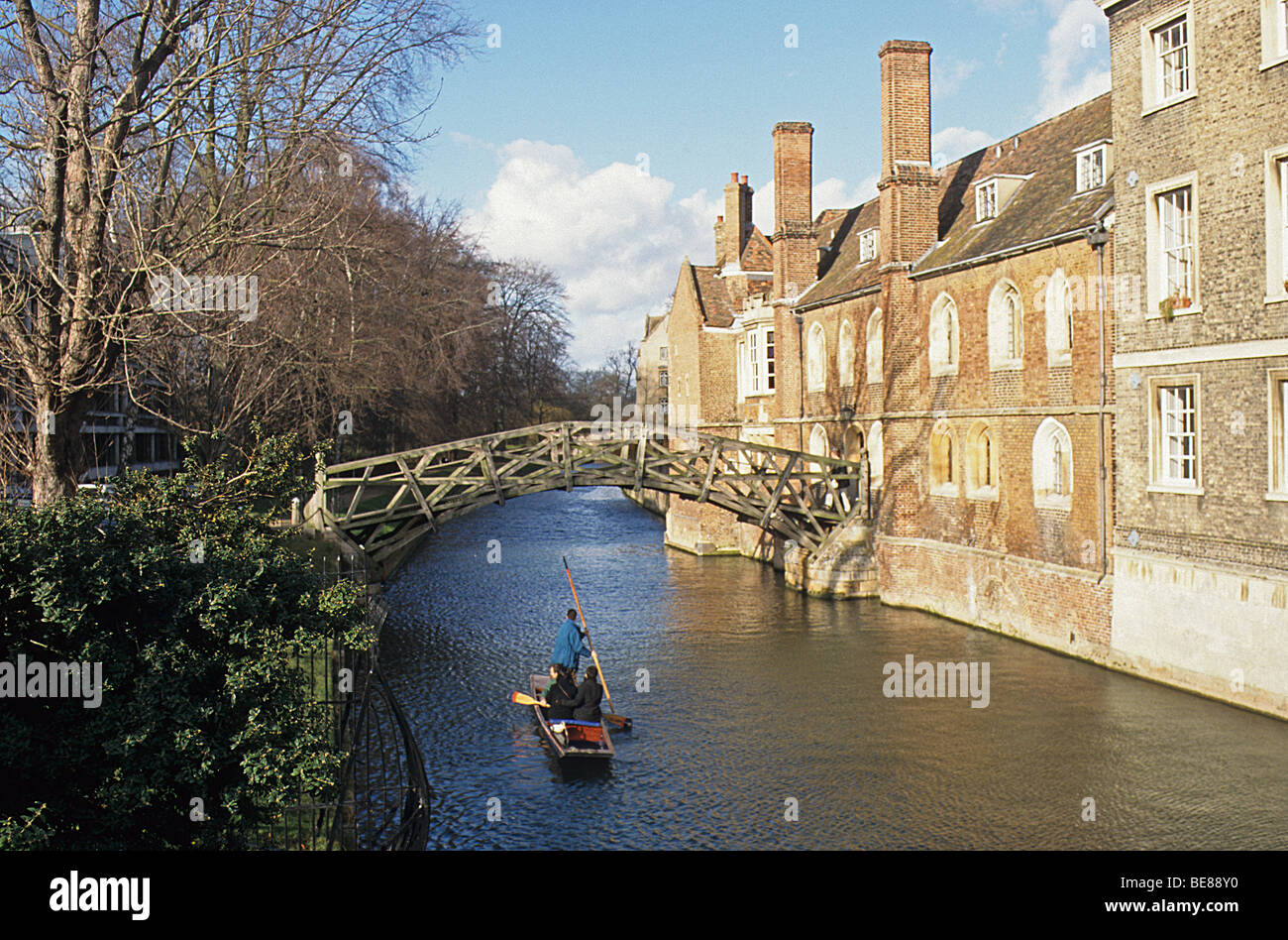 Cambridge, the Backs, Mathematical bridge & Queens' College Stock Photo ...