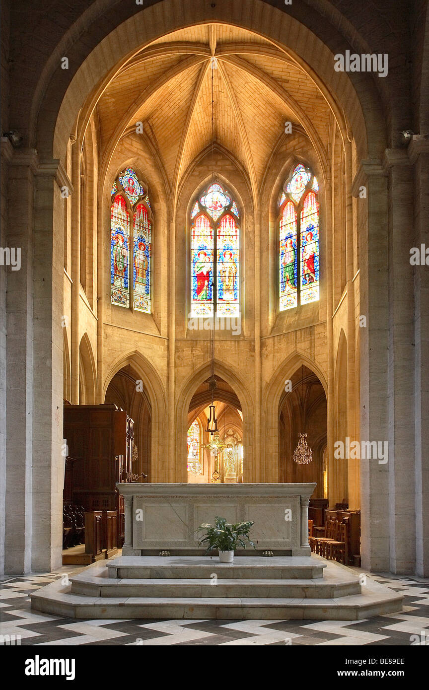 Cathedrale saint trophime hi-res stock photography and images - Alamy