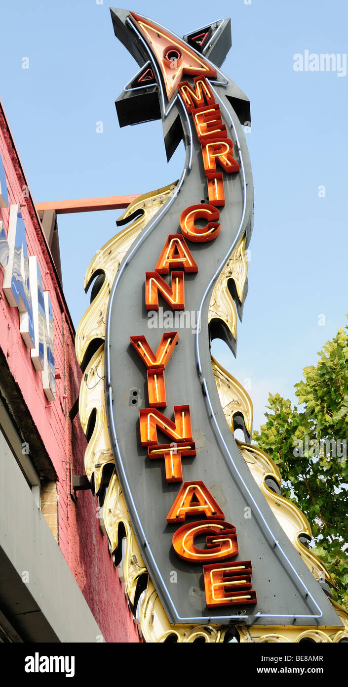 American vintage shop sign melrose avenue hi-res stock photography and ...