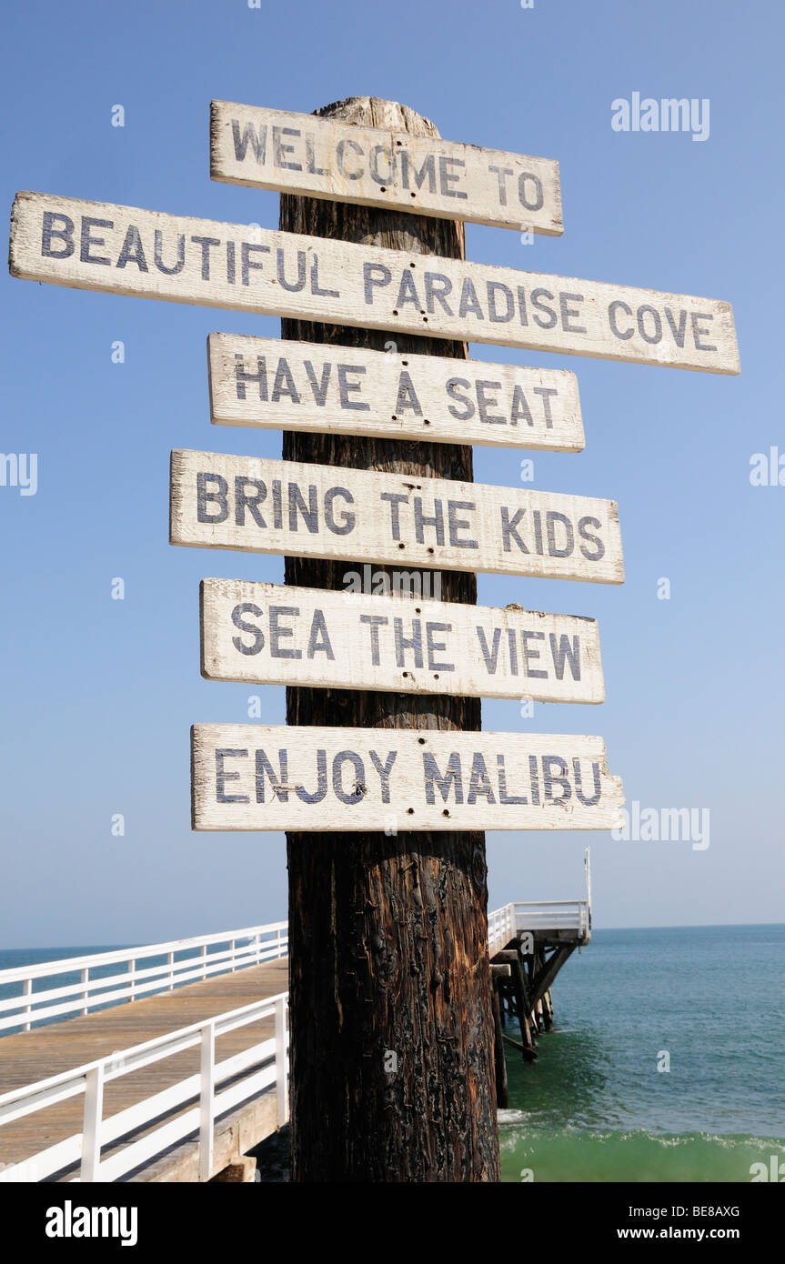 Paradise cove sign hi-res stock photography and images - Alamy
