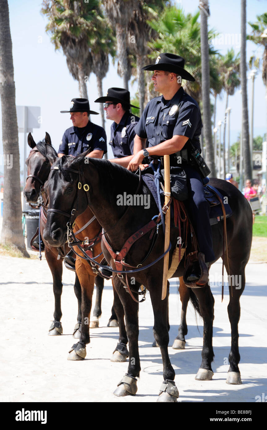 Mounted police officers venice beach hi-res stock photography and ...