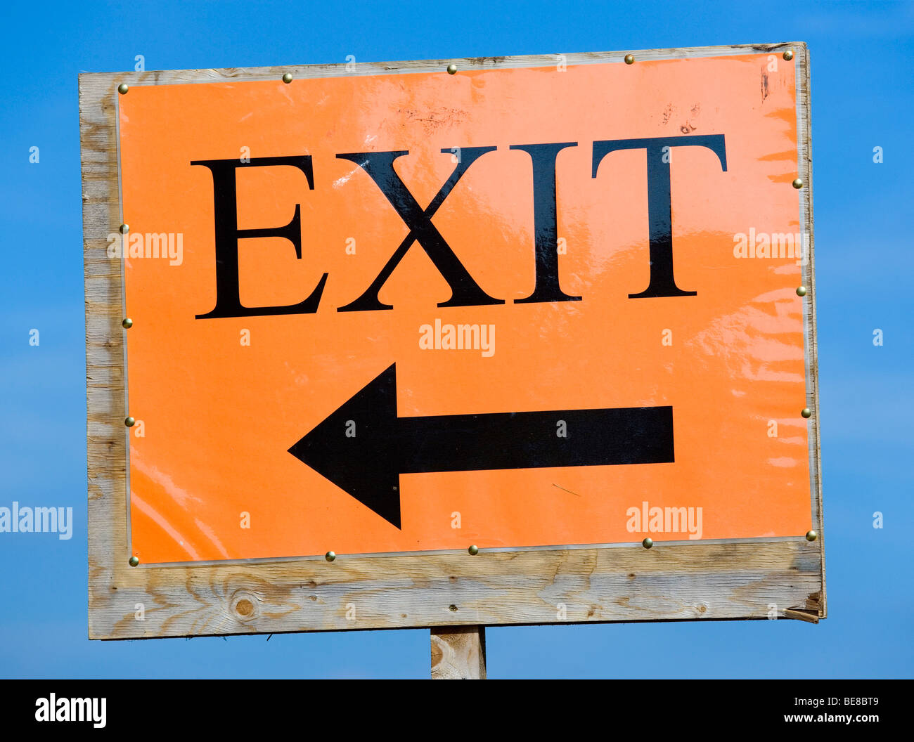 Sign post arrow hi-res stock photography and images - Alamy