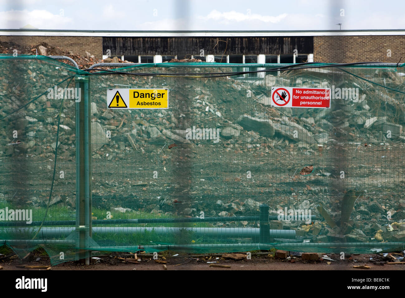 Demolition sign hi-res stock photography and images - Alamy