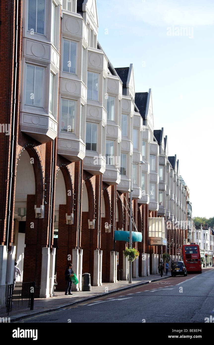Ealing high street shops hi-res stock photography and images - Alamy