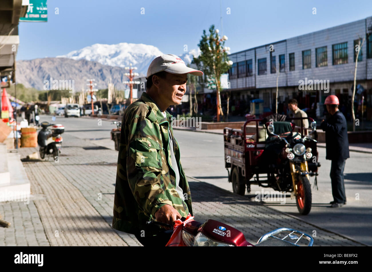 Tashkurgan tajik autonomous county hi-res stock photography and images ...