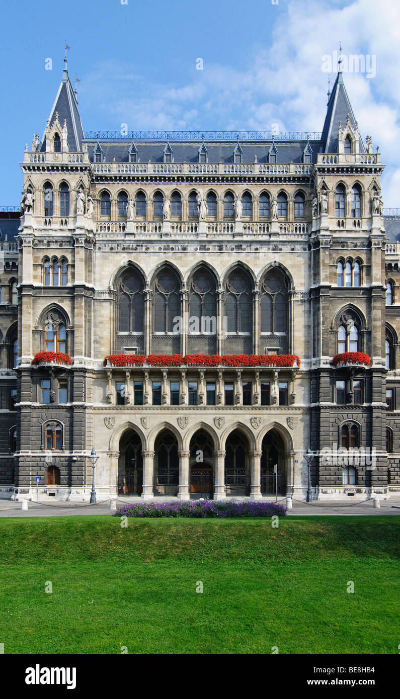 City hall vienna hi-res stock photography and images - Alamy