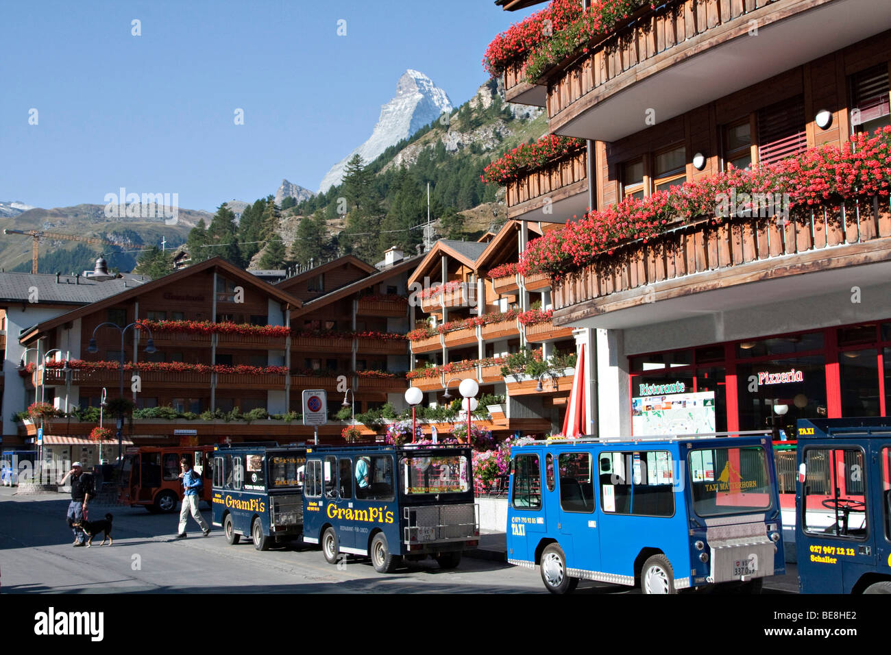 Zermatt cable cars hi-res stock photography and images - Alamy