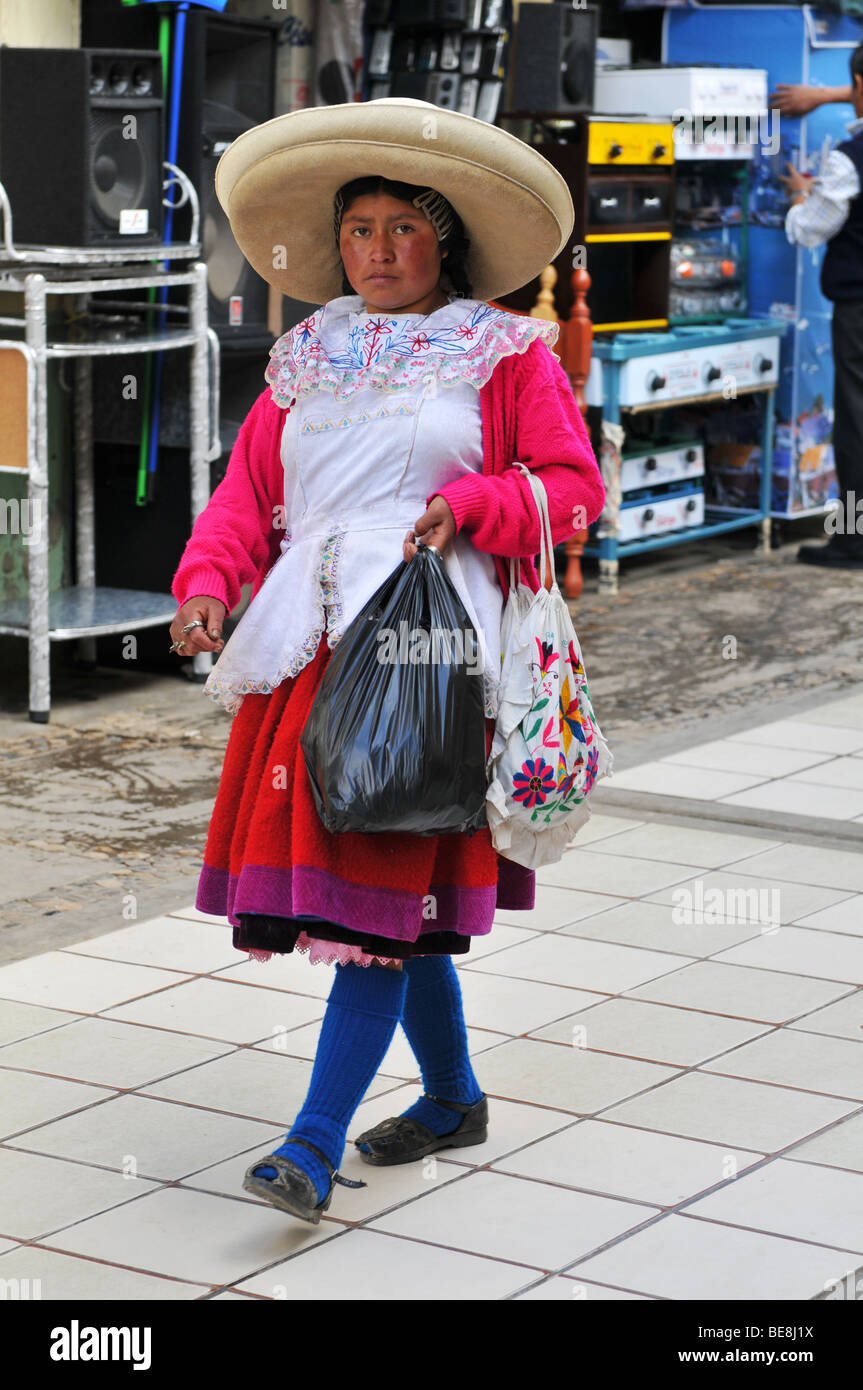 CAJABAMBA PERU - SEPTEMBER 6: Peruvian indigenous at the local market ...