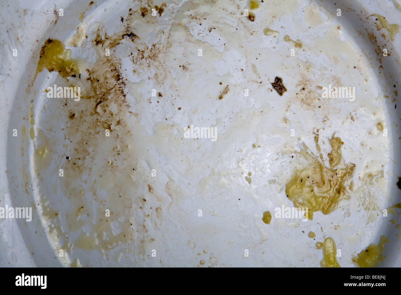 dirty dinner plates Stock Photo - Alamy