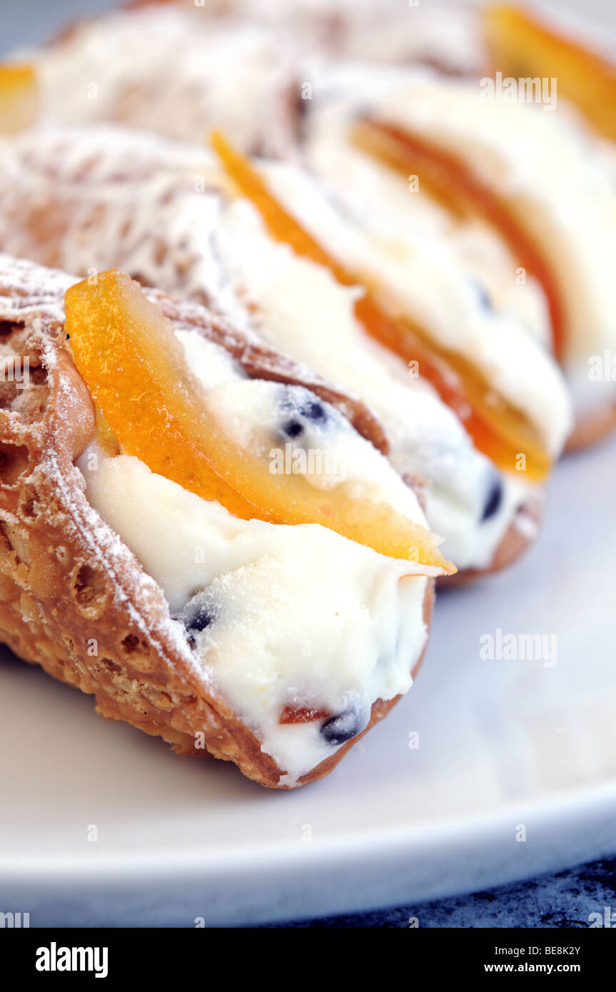 Cannoli bakery hi-res stock photography and images - Alamy