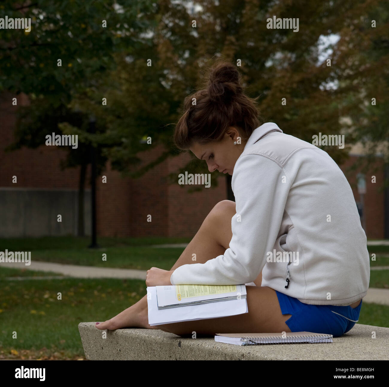 Study outside barefoot hi-res stock photography and images - Alamy