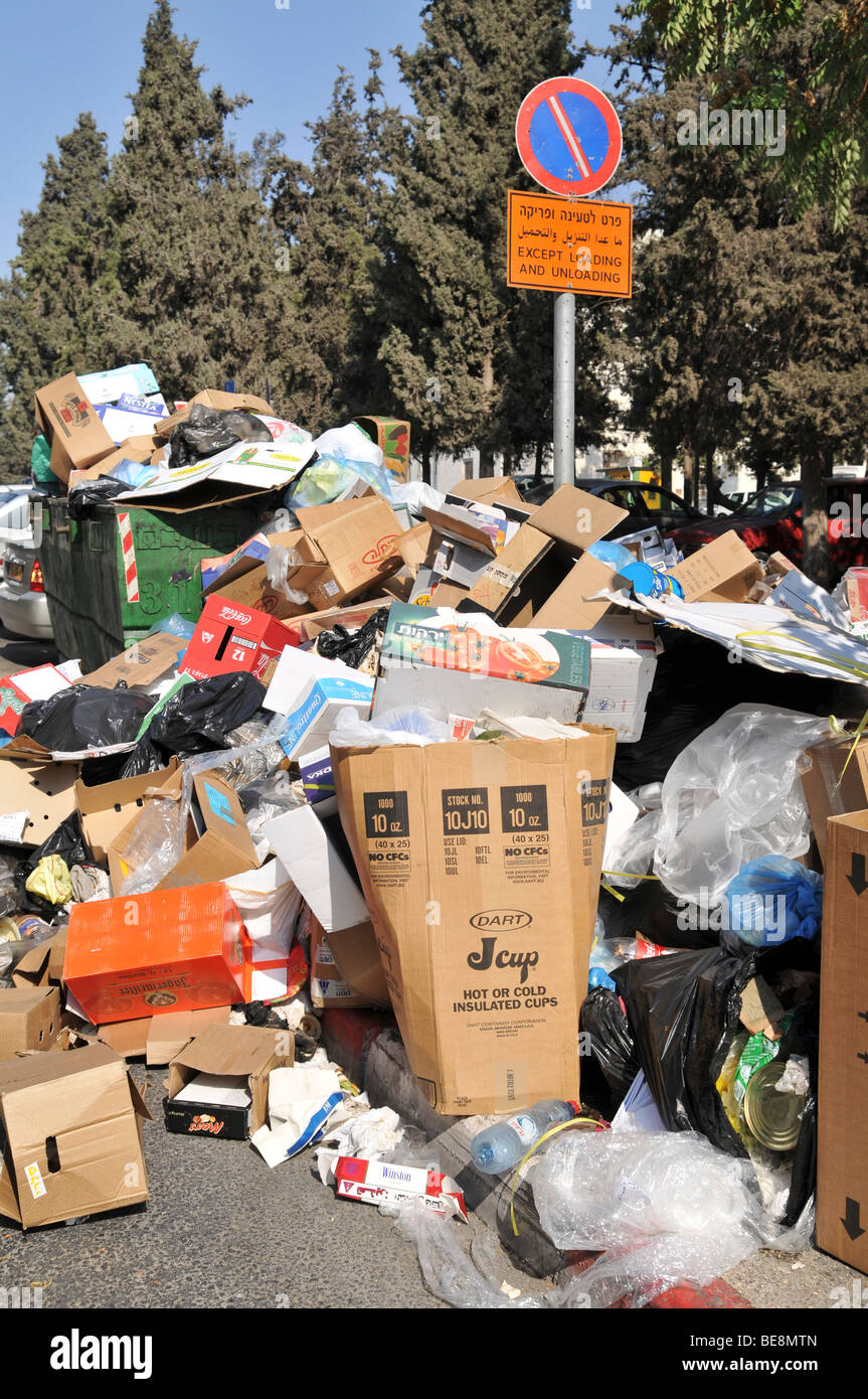 Garbage Piling Up High Resolution Stock Photography and Images - Alamy