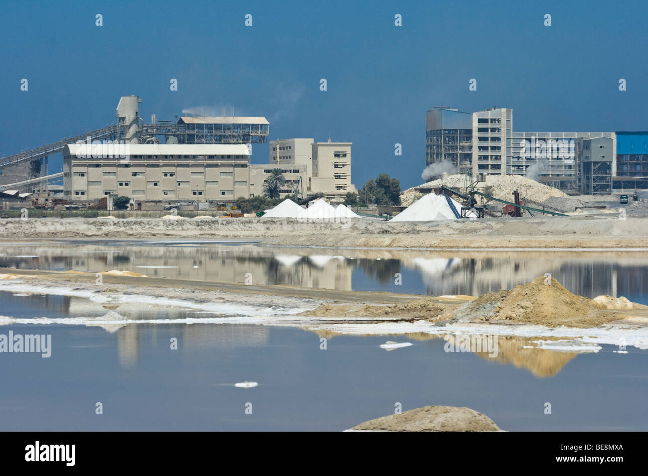 Egyptian salt flat hi-res stock photography and images - Alamy
