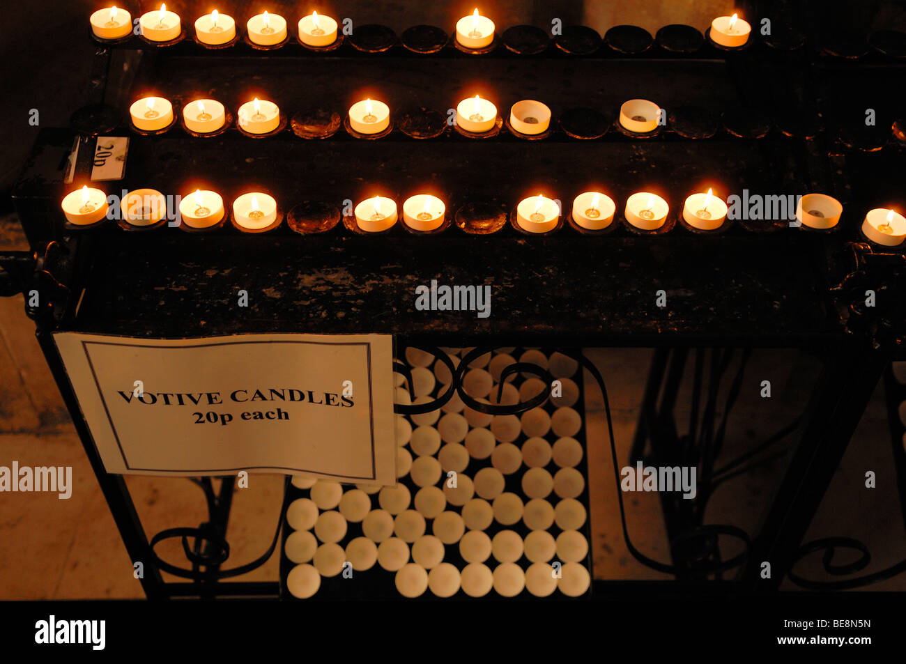 Votive candles in the "King's College Chapel", King's Parade, Cambridge ...