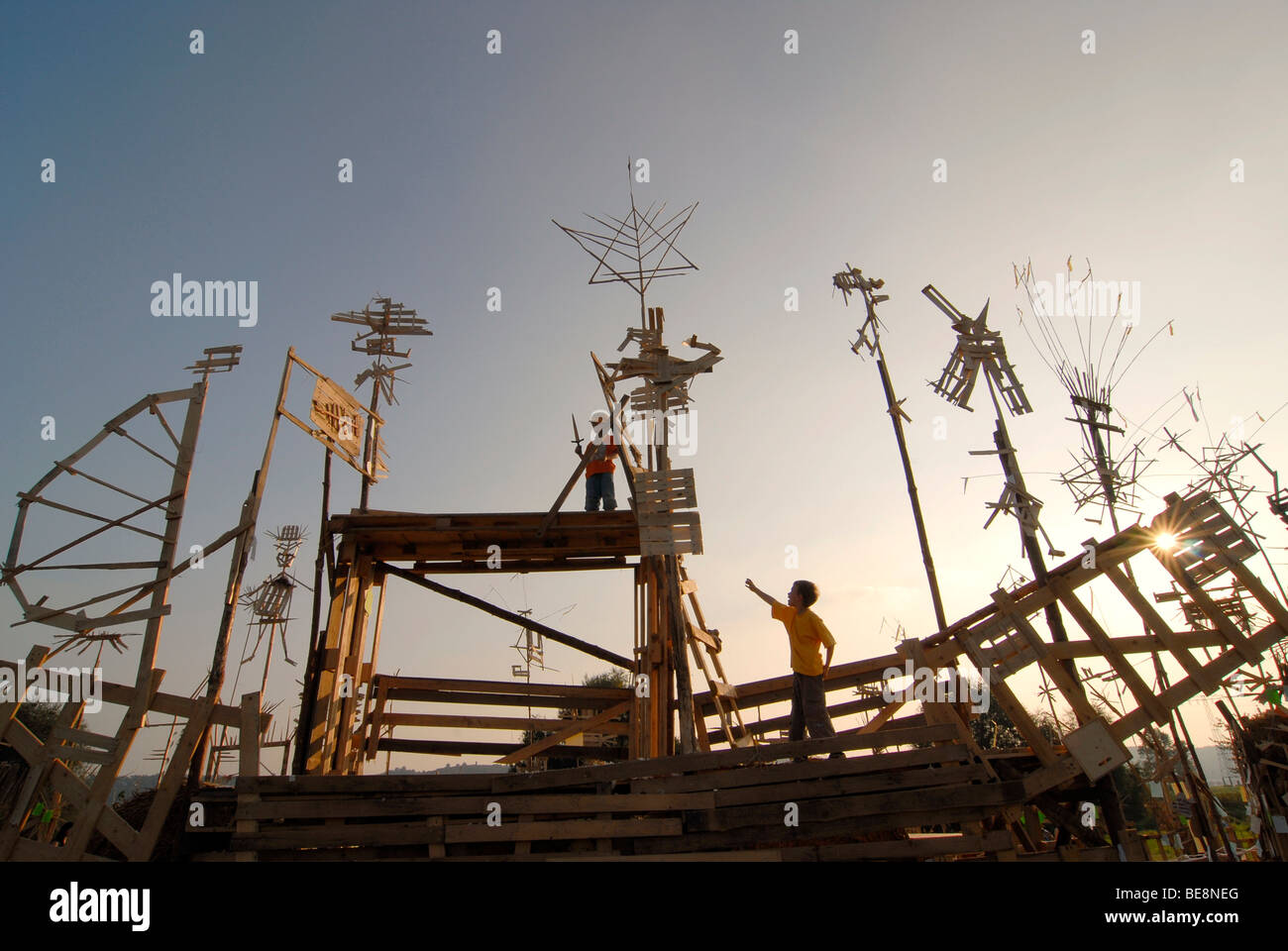 Human Shaped Sculptures High Resolution Stock Photography and Images ...