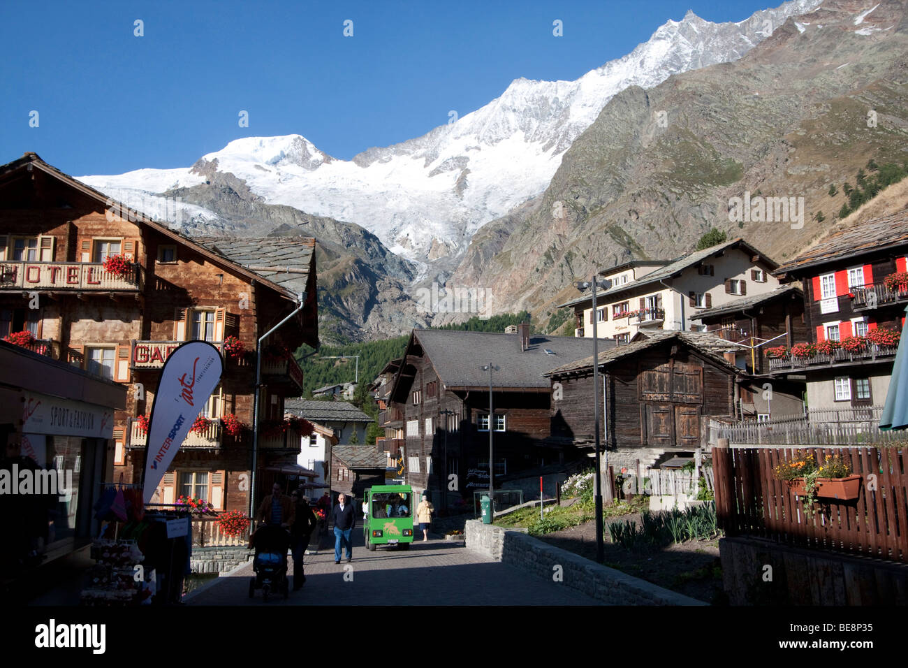 Saas fee switzerland chalet village hi-res stock photography and images ...