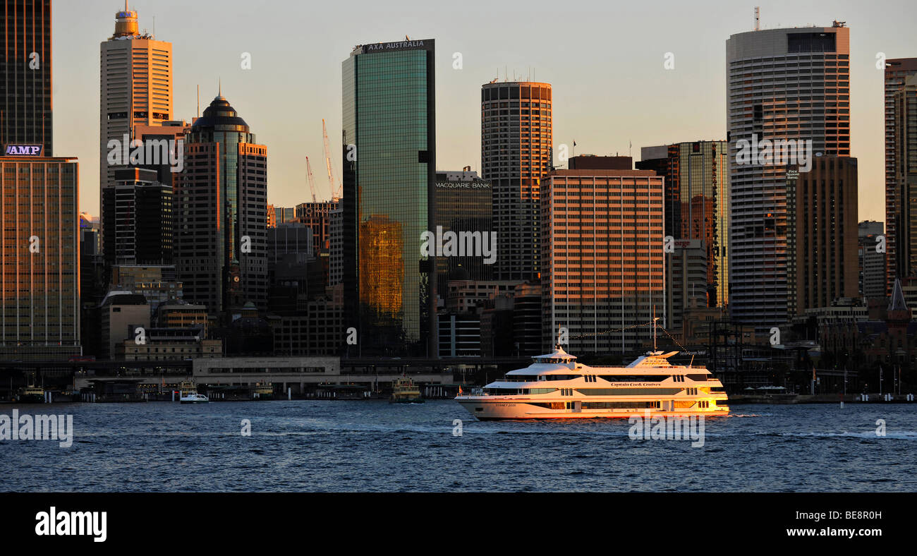 Kreuzfahrtschiff sydney hi-res stock photography and images - Alamy