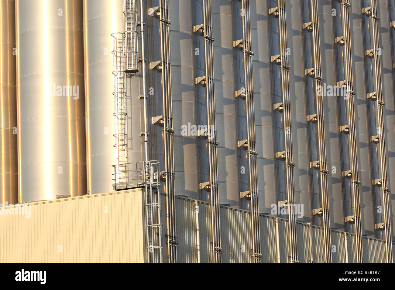 Industrie pipes hi-res stock photography and images - Alamy