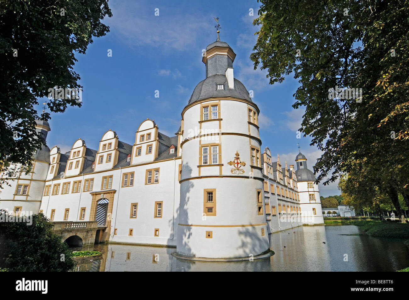 Corner tower, Schloss Neuhaus, moated castle, Weser Renaissance ...