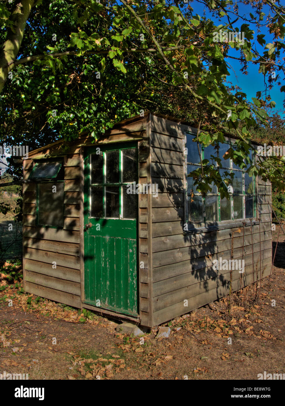 old run down shed Stock Photo - Alamy