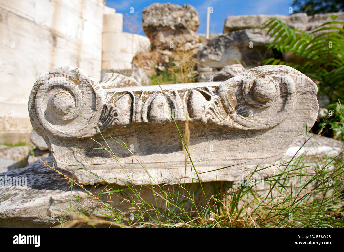 Columns and pediments hi-res stock photography and images - Alamy