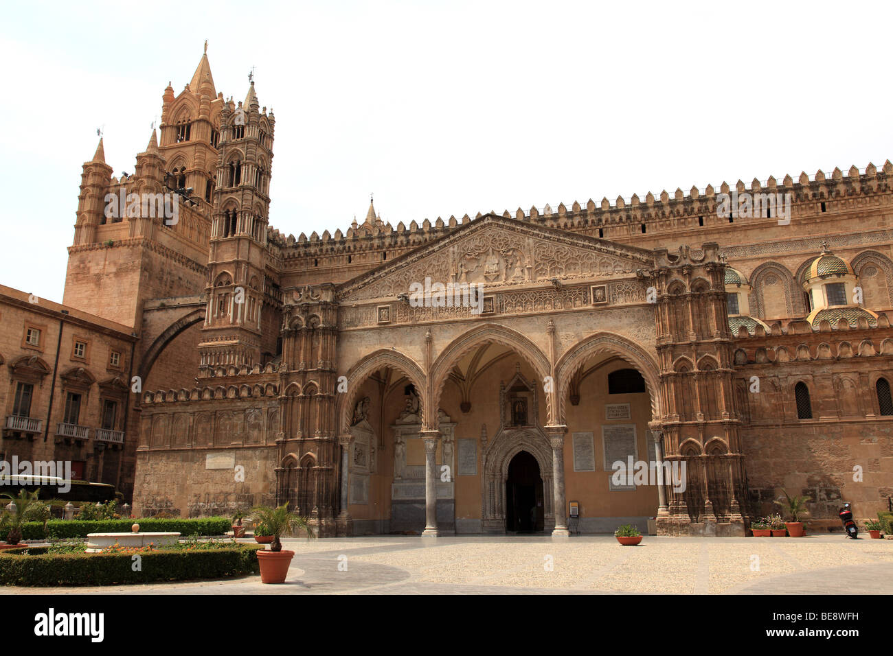 Palermo architecture hi-res stock photography and images - Alamy
