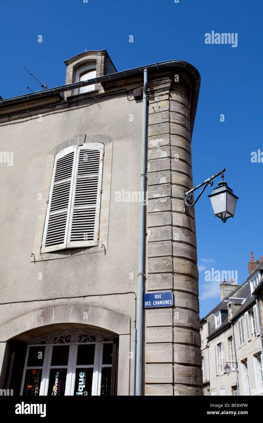 Street building france hi-res stock photography and images - Alamy