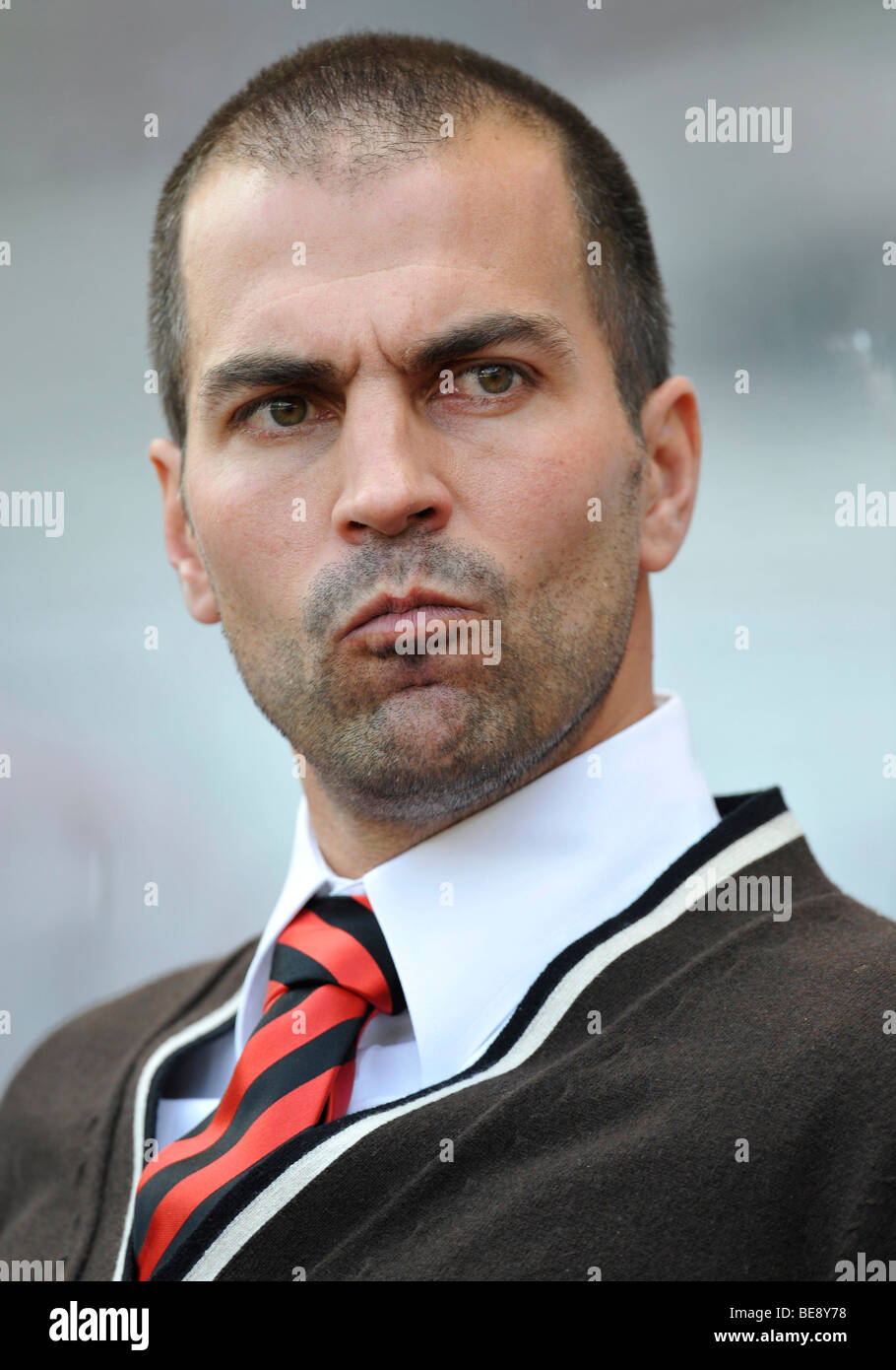 Coach Markus Babbel, VfB Stuttgart, tense Stock Photo - Alamy