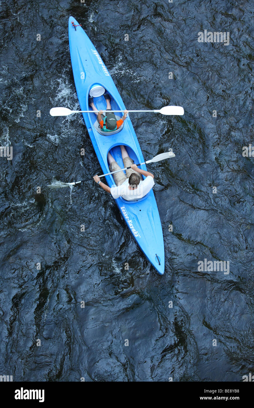 Kayakken op de rivier de Lesse in de Ardennen, Belgi Kayaking ...