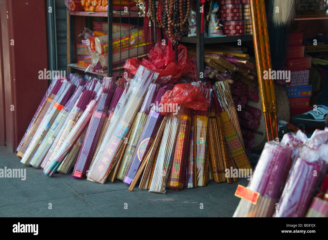 Incense store hi-res stock photography and images - Alamy