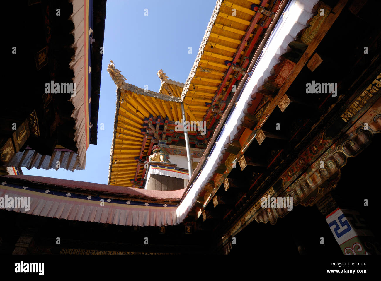 The Tibetan monastery roof from the circumambulation path of Jokhang ...