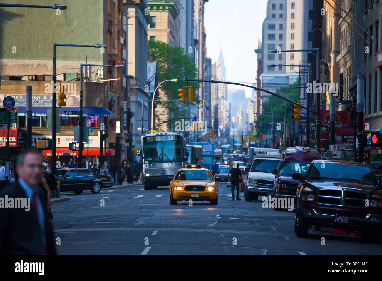 Street Scene in Downtown Manhattan New York City Stock Photo - Alamy